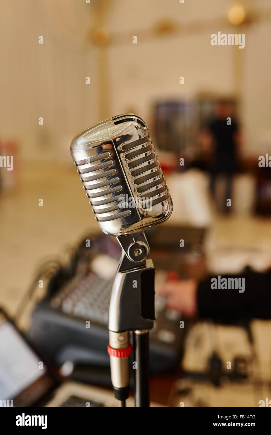 Vocal Microphone Radio Station Stock Photo - Alamy