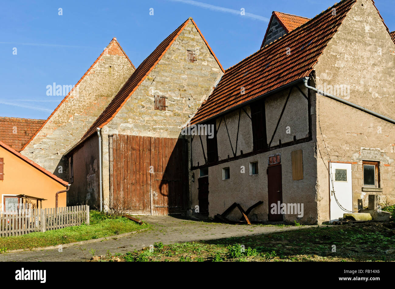 Old farming buildings hi-res stock photography and images - Alamy