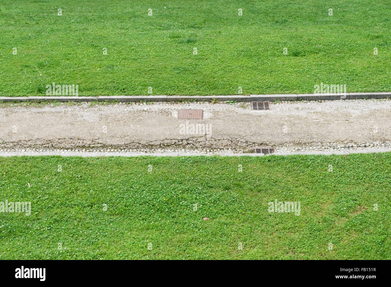 Pathway straight path lawn grass pedestrian above view hi-res stock photography and images - Alamy