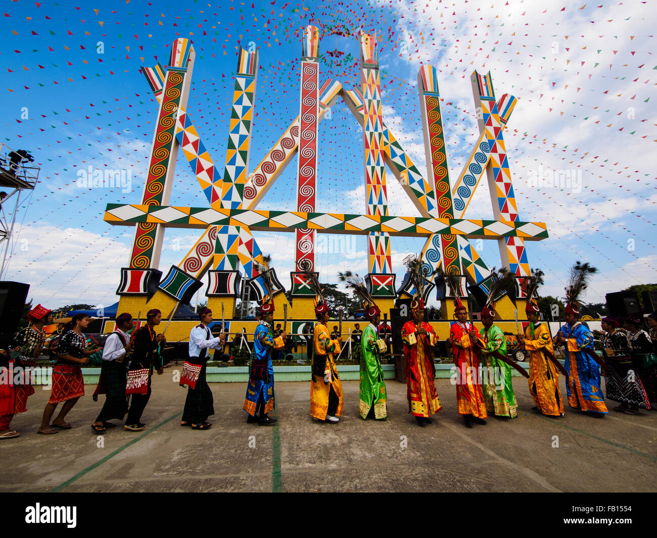 Manau Dance, traditional ceremony of Kachin people to celebrate Kachin ...