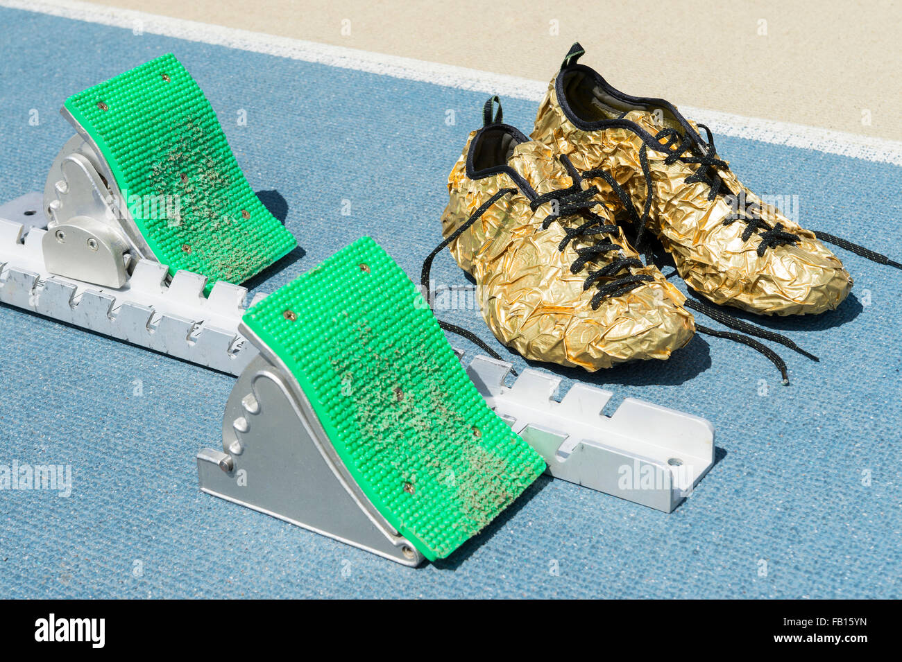 Gold blocks hi-res stock photography and images - Alamy