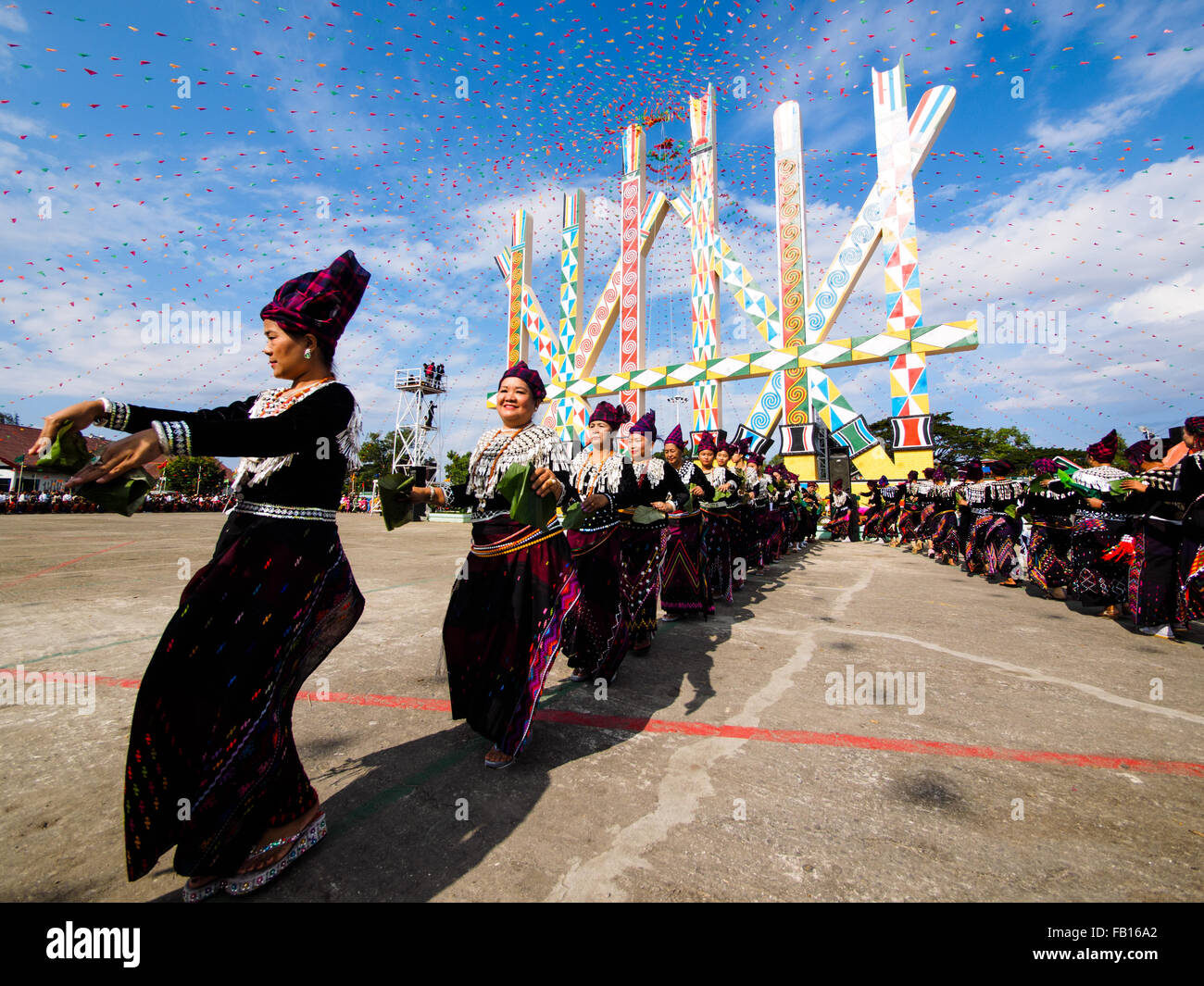 Manau Dance, traditional ceremony of Kachin people to celebrate Kachin ...