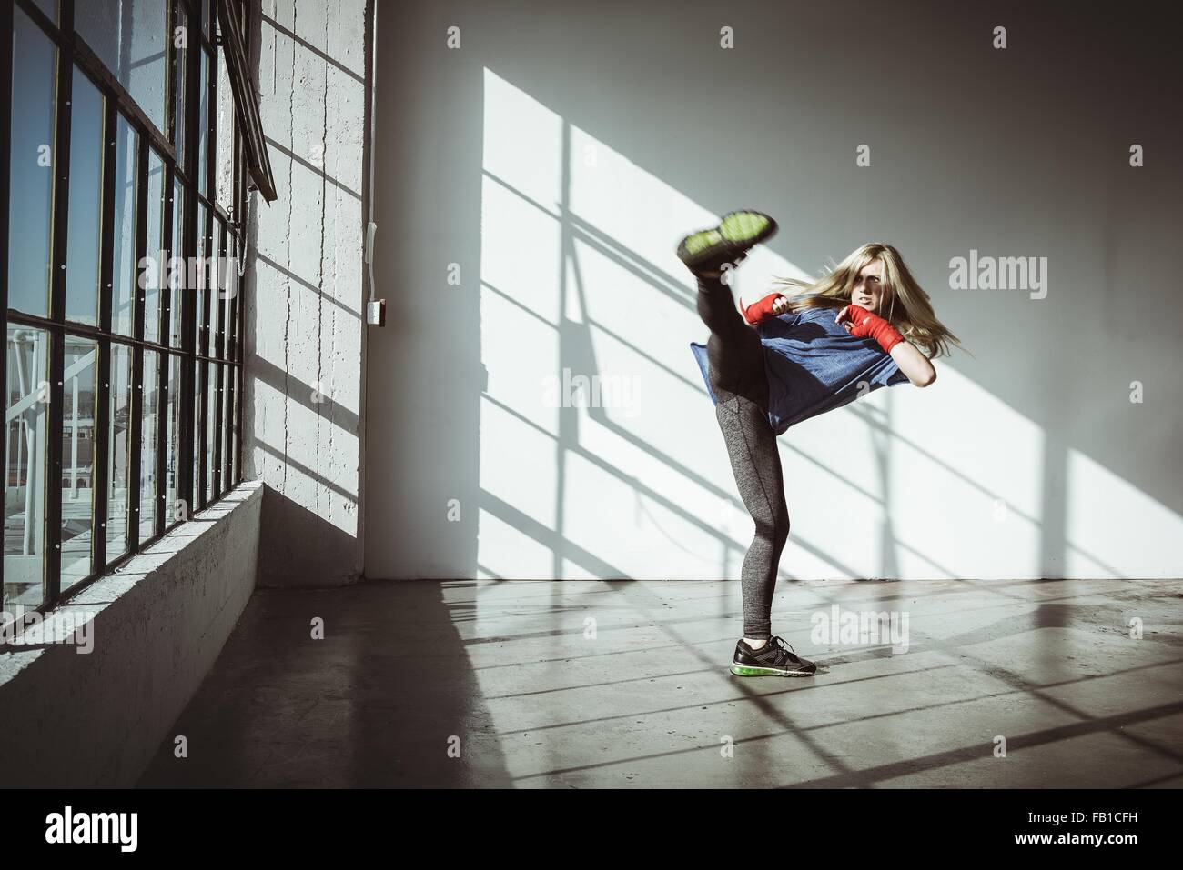 Woman in fighting stance High Resolution Stock Photography and Images ...