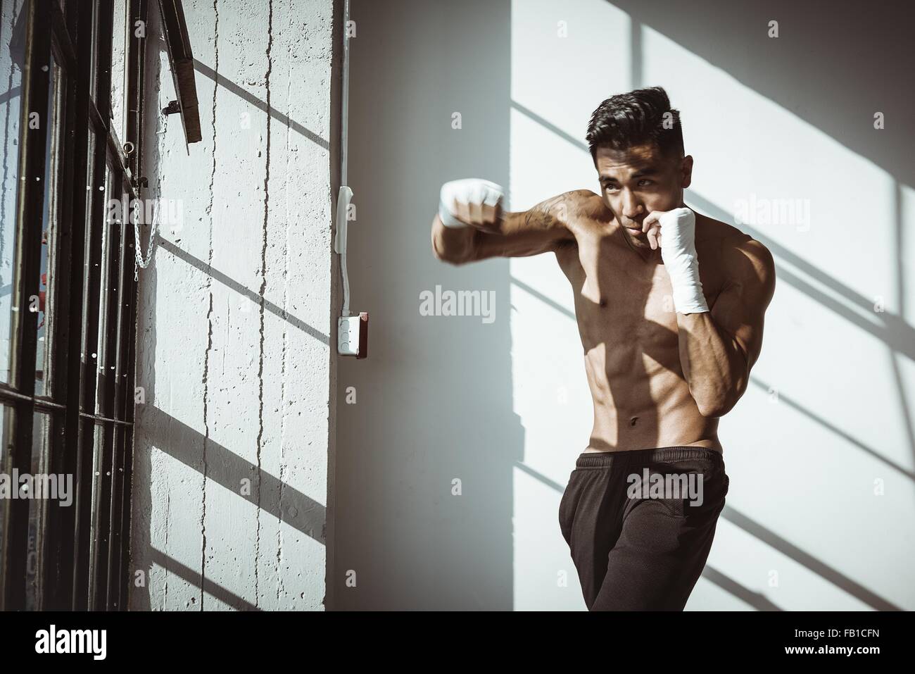 Boxing Stance Stock Photos & Boxing Stance Stock Images - Alamy