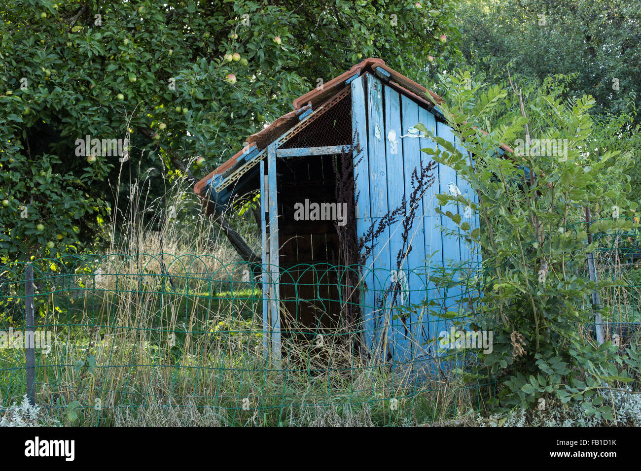 blue shack in the countryside Stock Photo - Alamy