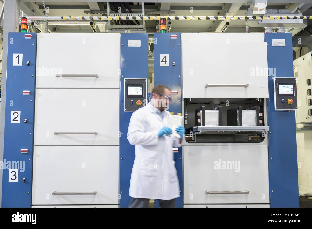 Lithium ion battery manufacture hi-res stock photography and images - Alamy