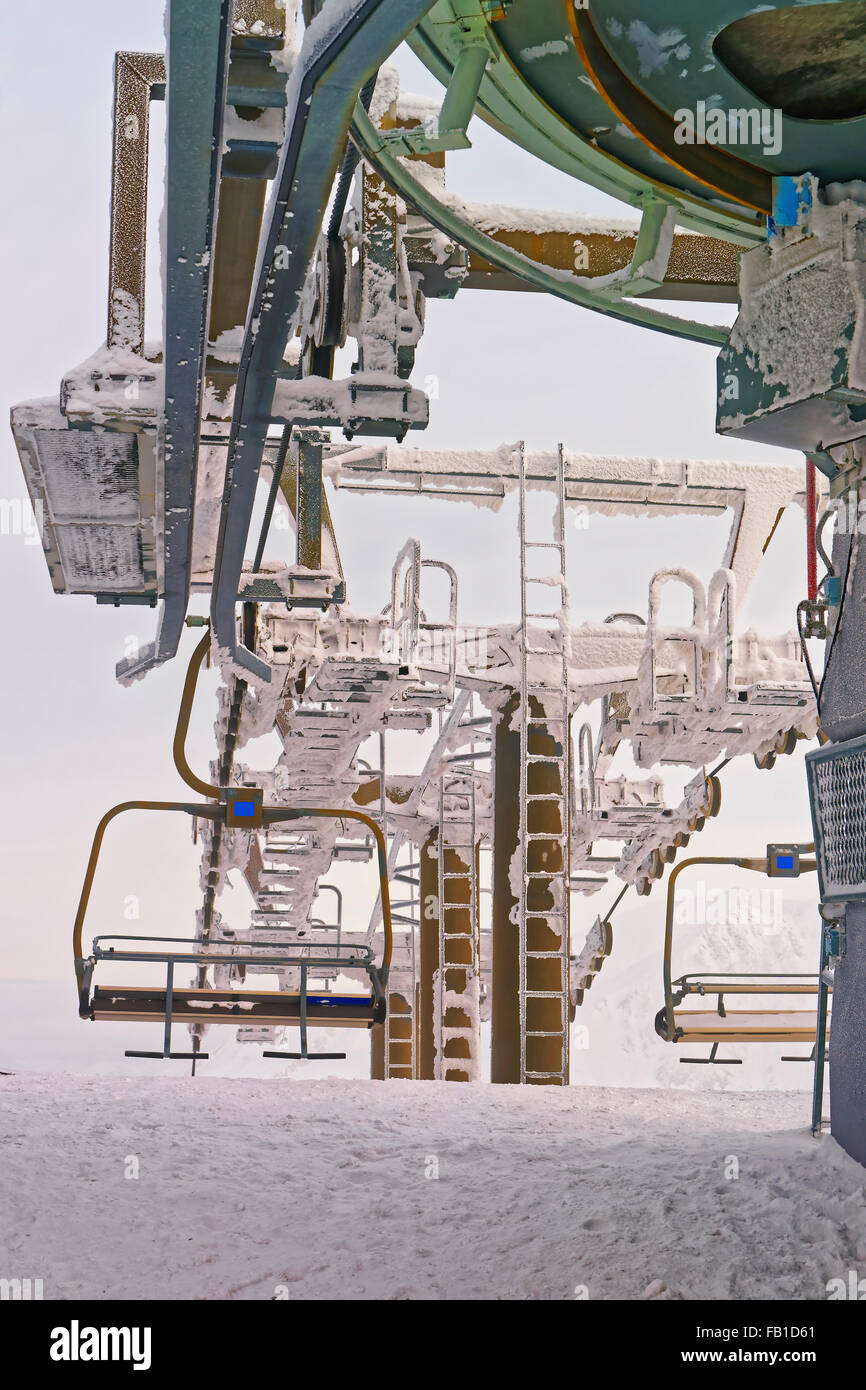 Frozen chair lift hi-res stock photography and images - Alamy