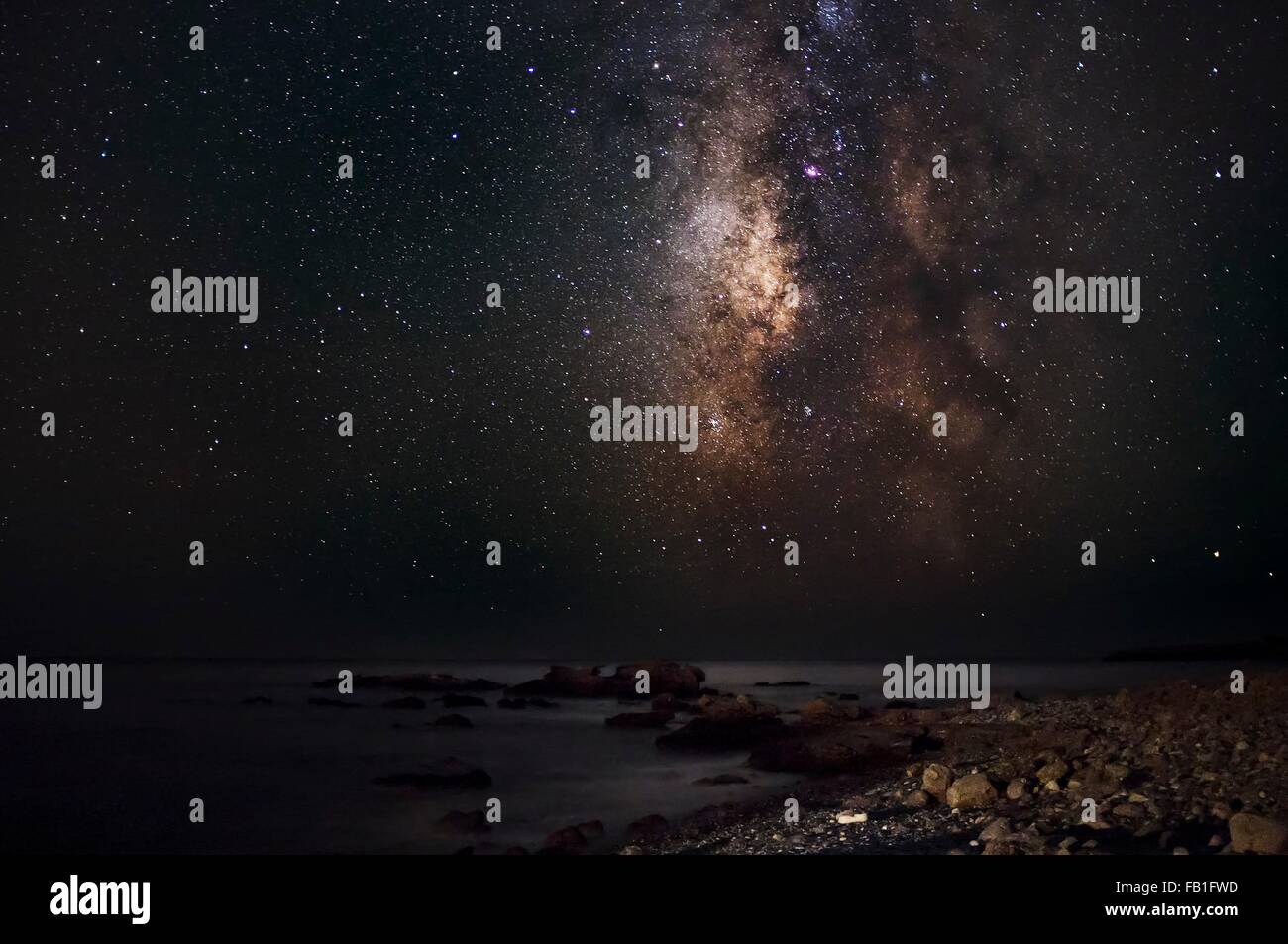 Milky way over ocean hi-res stock photography and images - Alamy