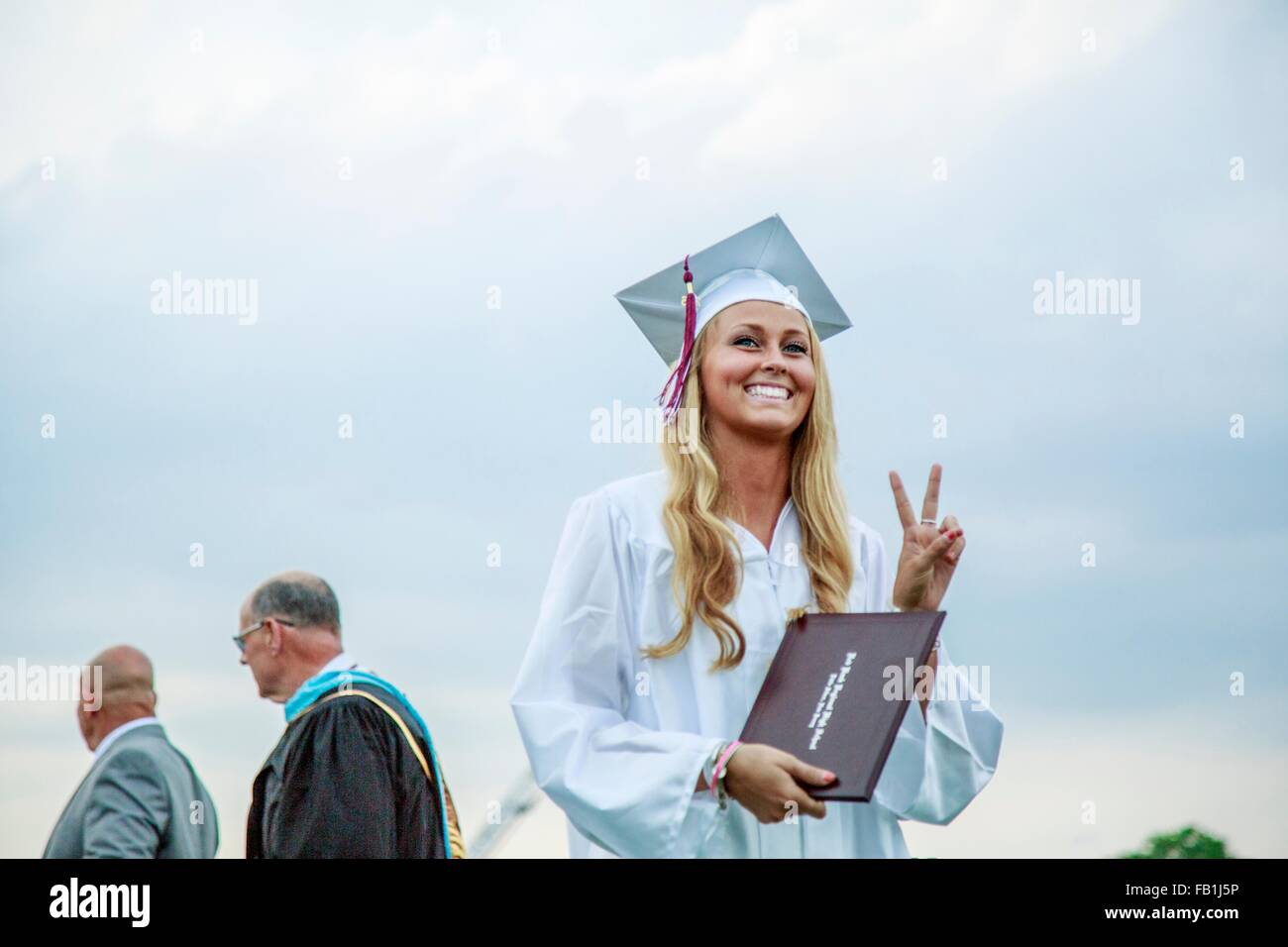 Man making peace sign hi-res stock photography and images - Alamy