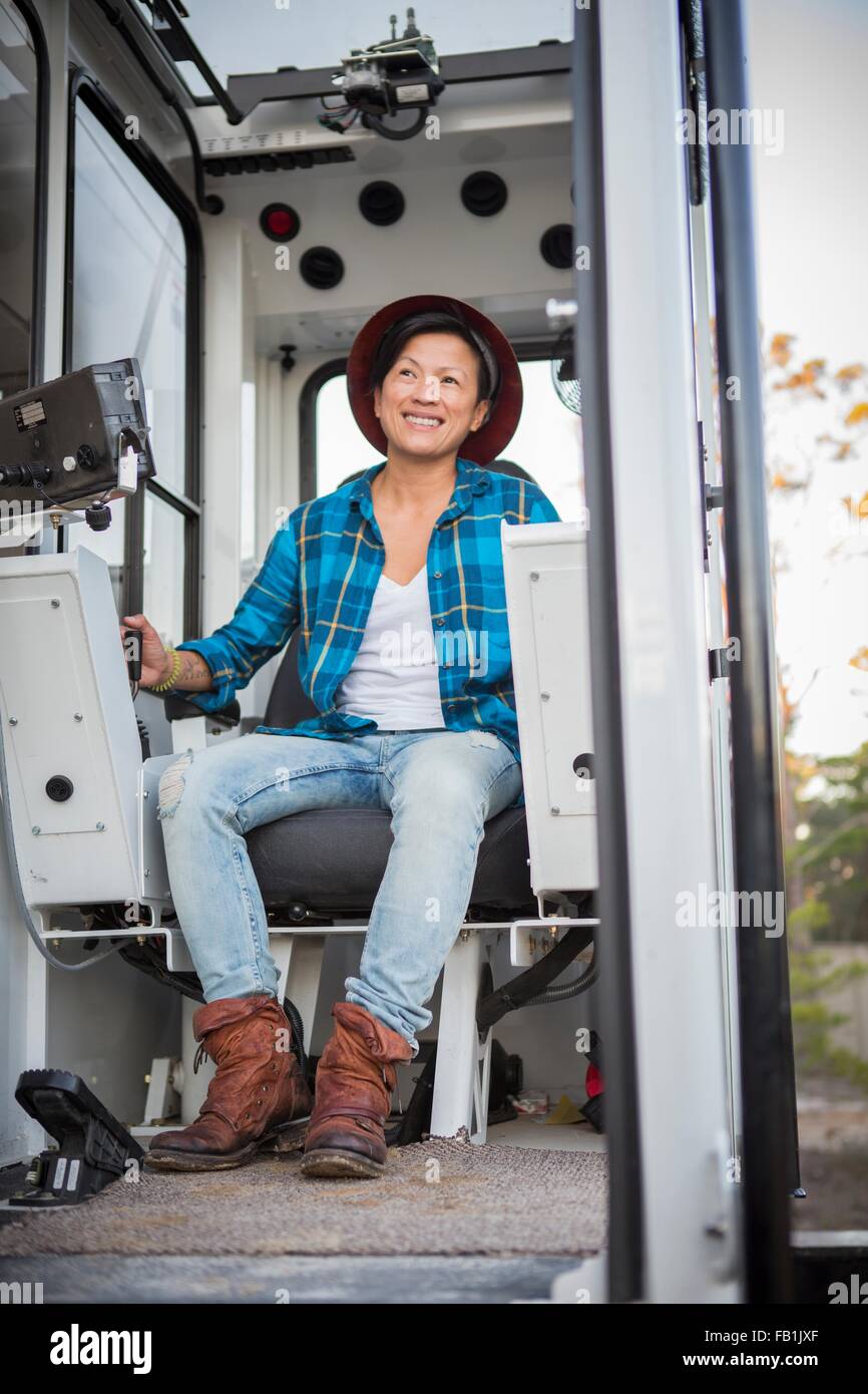 Crane operator hi-res stock photography and images - Alamy