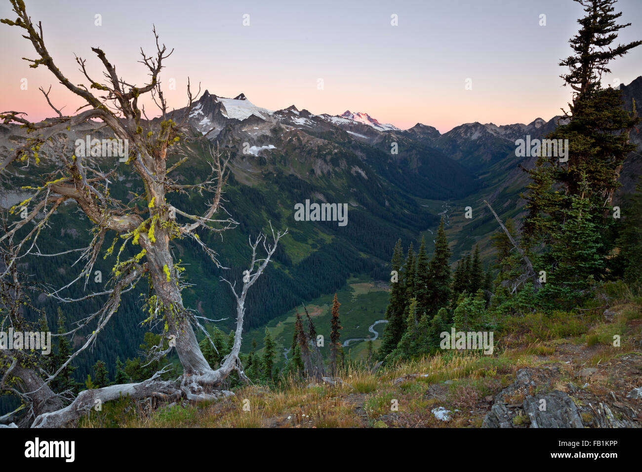 WASHINGTON - Sunrise on Clark Mountain and Glacier Peak from Little ...