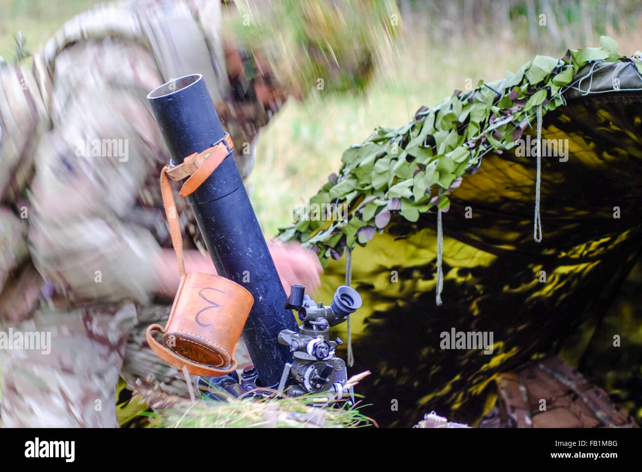 Royal airforce raf soldier loads hi-res stock photography and images ...