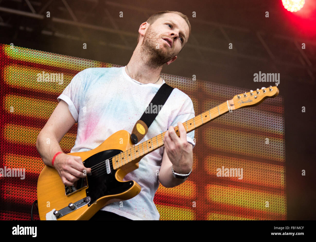 Craig Wellington of The Sunshine Underground performing at Victorious ...
