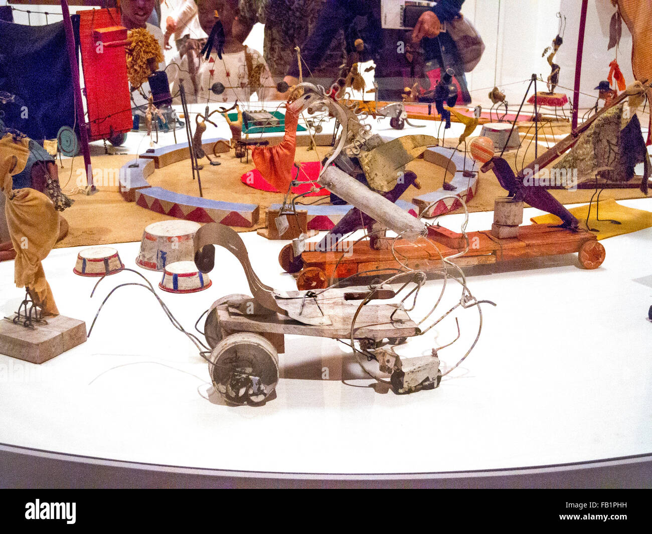 Located at the Whitney Museum in New York City, the Cirque Calder (1926 ...