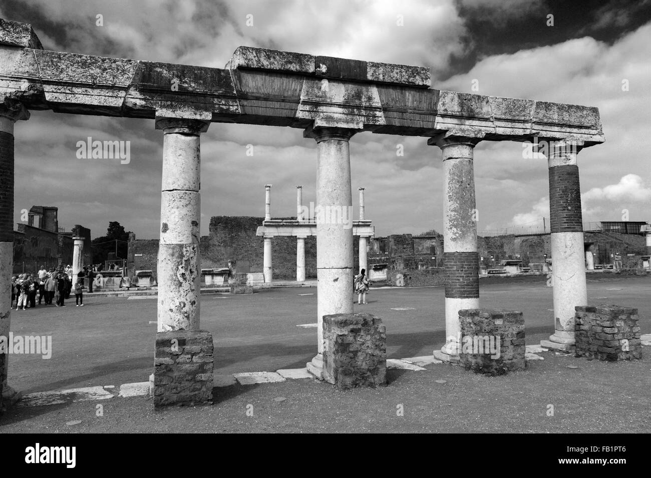 Roman forum structure in Black and White Stock Photos & Images - Alamy