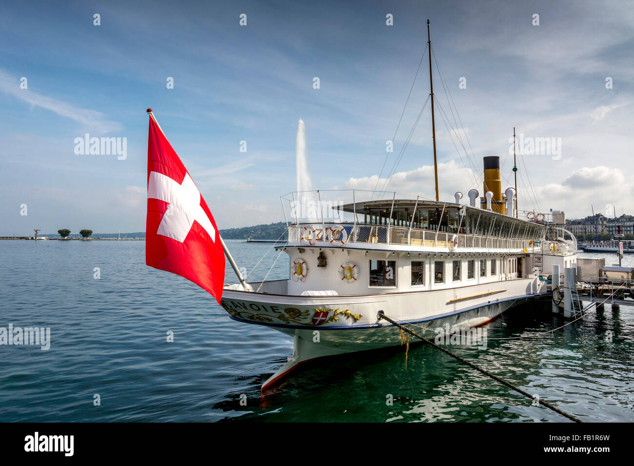 Cruise vessel with swiss flag on Lake Geneva, Geneva, Switzerland Stock ...