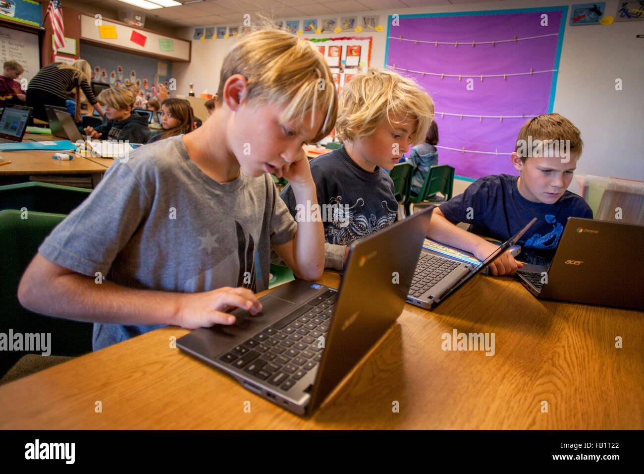 Chromebook class hi-res stock photography and images - Alamy
