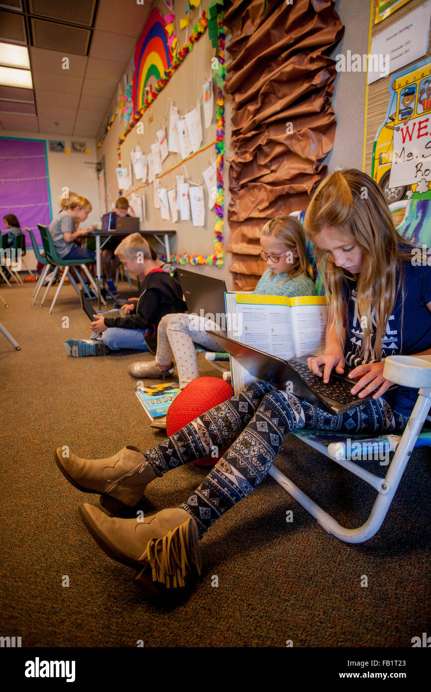 San Clemente, CA, elementary school students use Google Chromebooks in ...