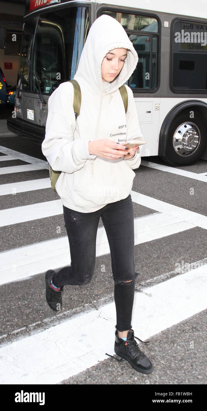 Model Sarah Snyder departs from Los Angeles International Airport ...