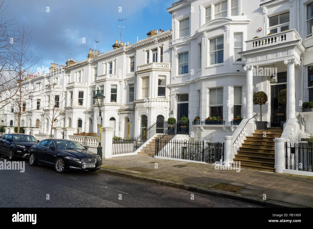 London palace gardens terrace hi-res stock photography and images - Alamy