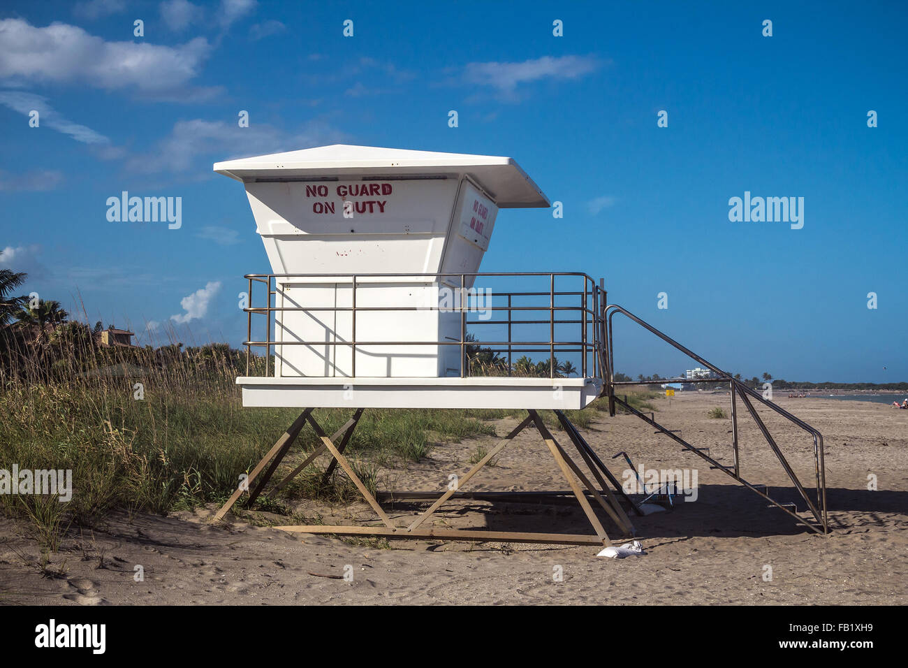 Lifeguard station closed hi-res stock photography and images - Alamy