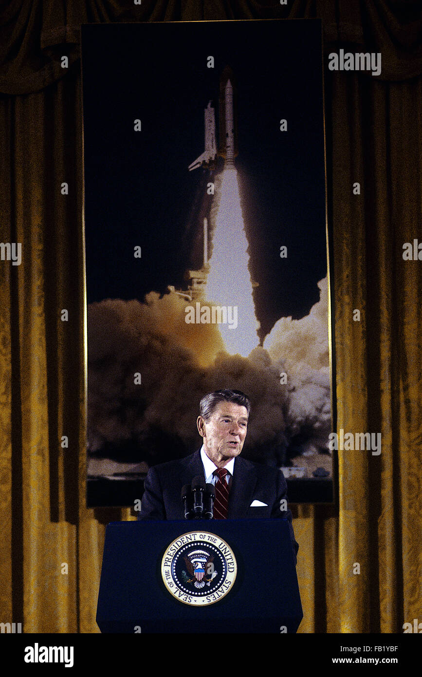 Washington, DC., USA, 25th June, 1985 President Ronald Reagan talks ...
