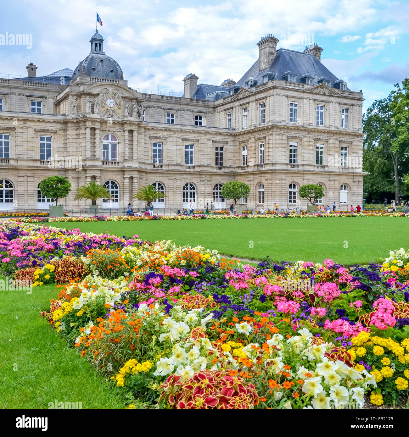 PARIS,FRANCE ; Summer day in the Luxemburg garden Stock Photo - Alamy
