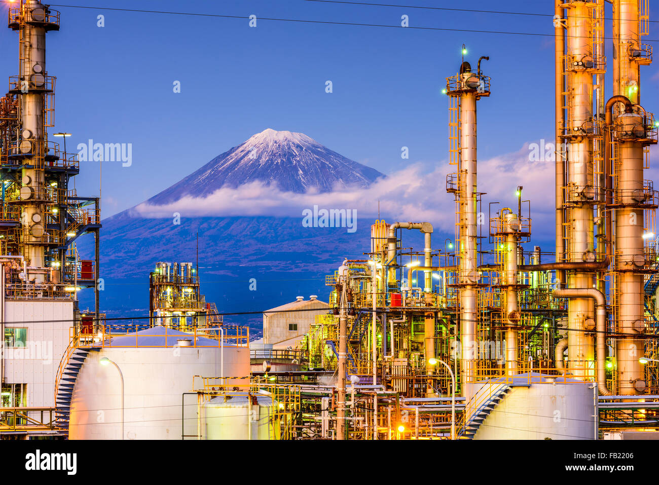 Factories hi-res stock photography and images - Alamy
