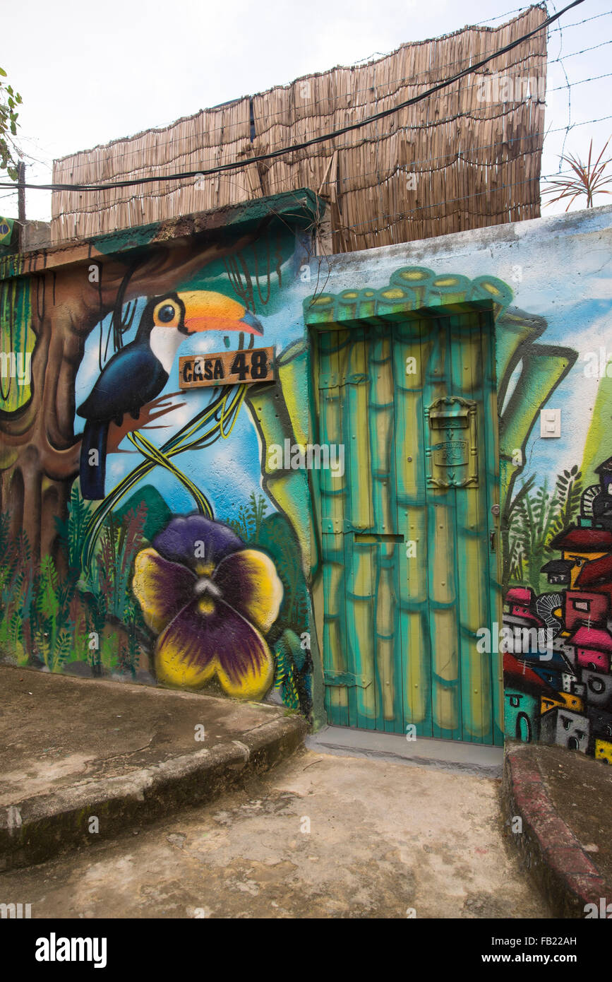 Brazil rio de janeiro favela wall hi-res stock photography and images ...