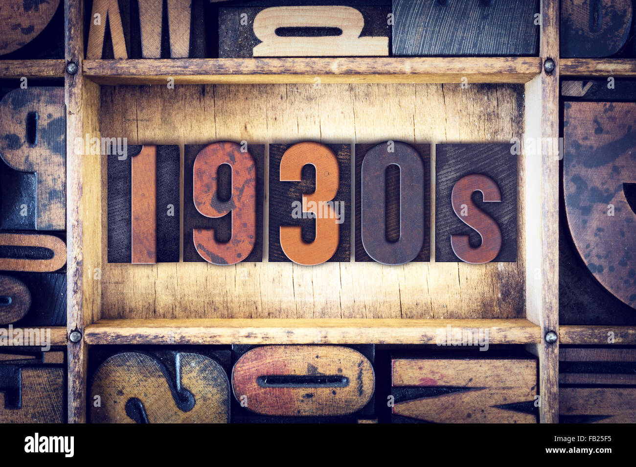 The word "1930s" written in vintage wooden letterpress type Stock Photo ...
