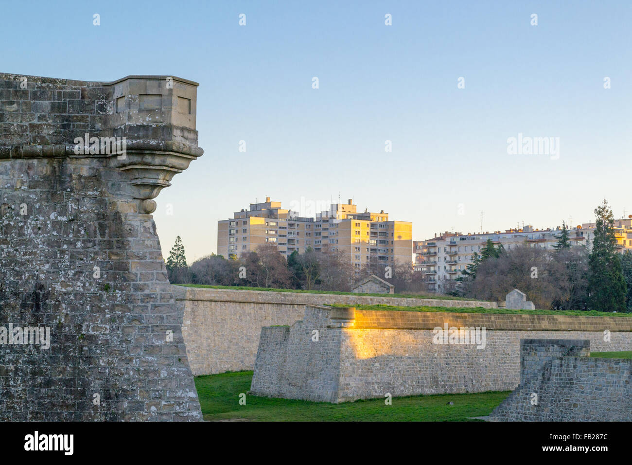 Masonry bridge constructed hi-res stock photography and images - Alamy