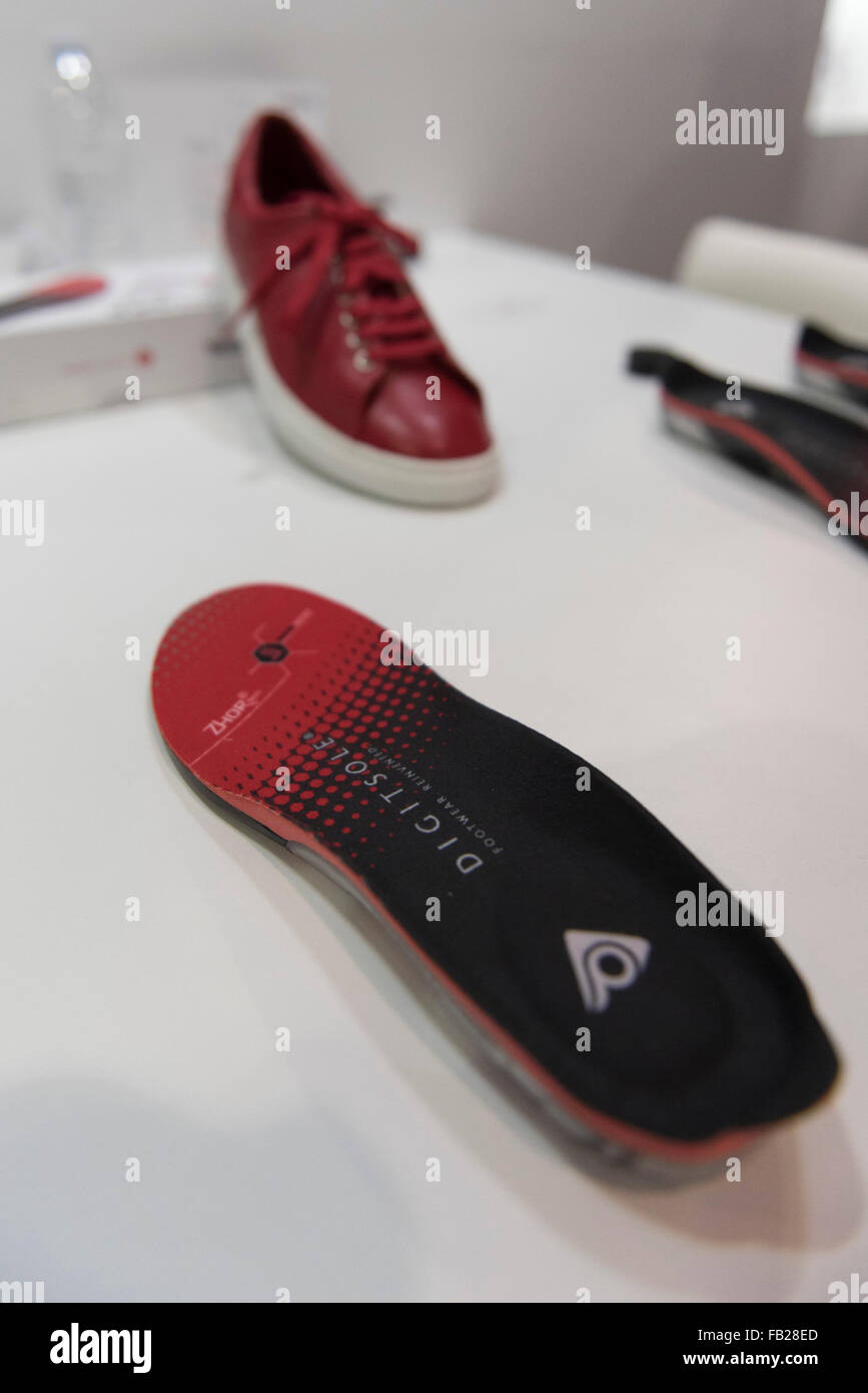 Las Vegas, Nevada, USA. 06th Jan, 2016. Digitsole smart shoe insoles ...