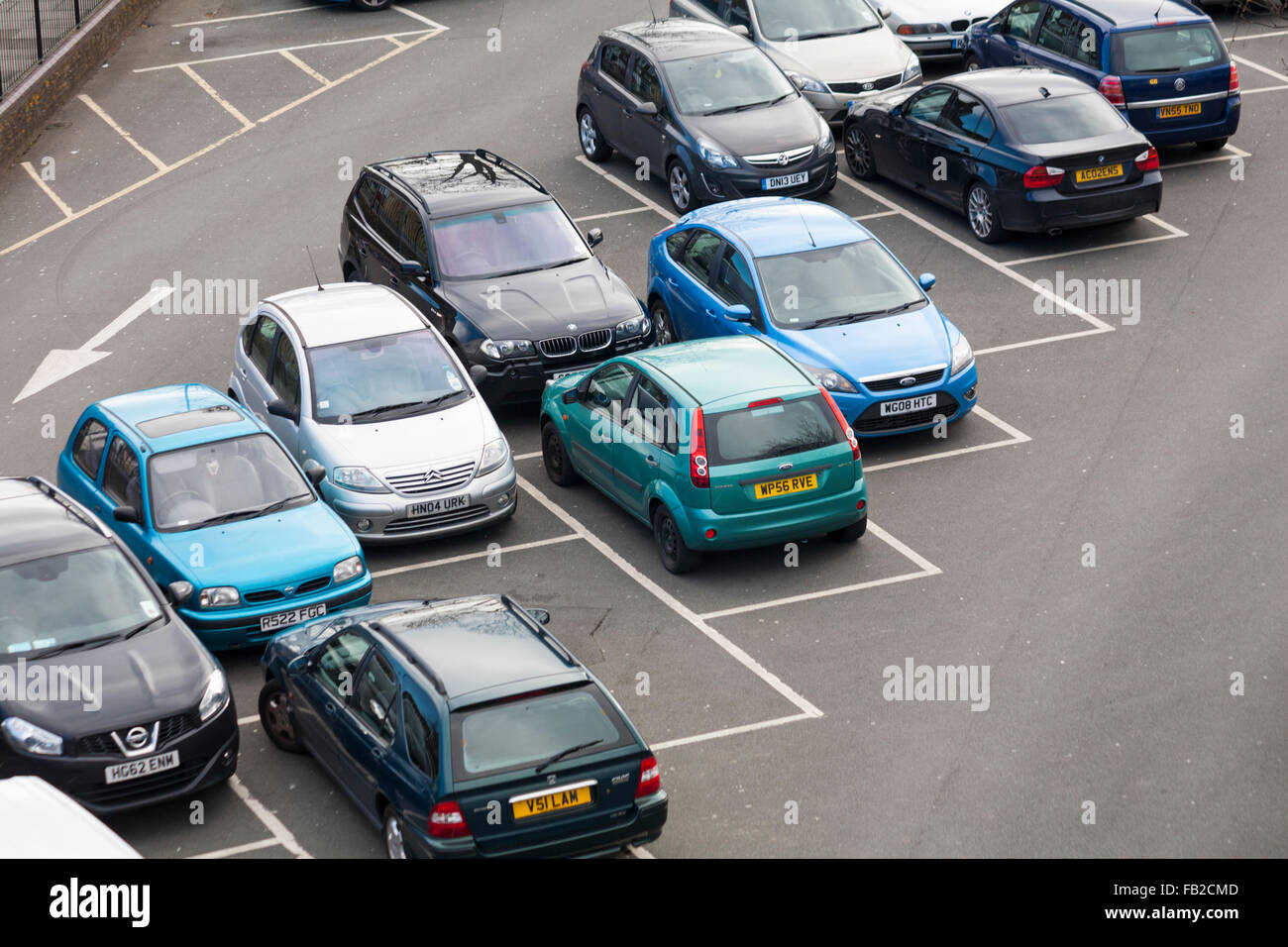 Diagonal Parking Stock Photos & Diagonal Parking Stock Images - Alamy