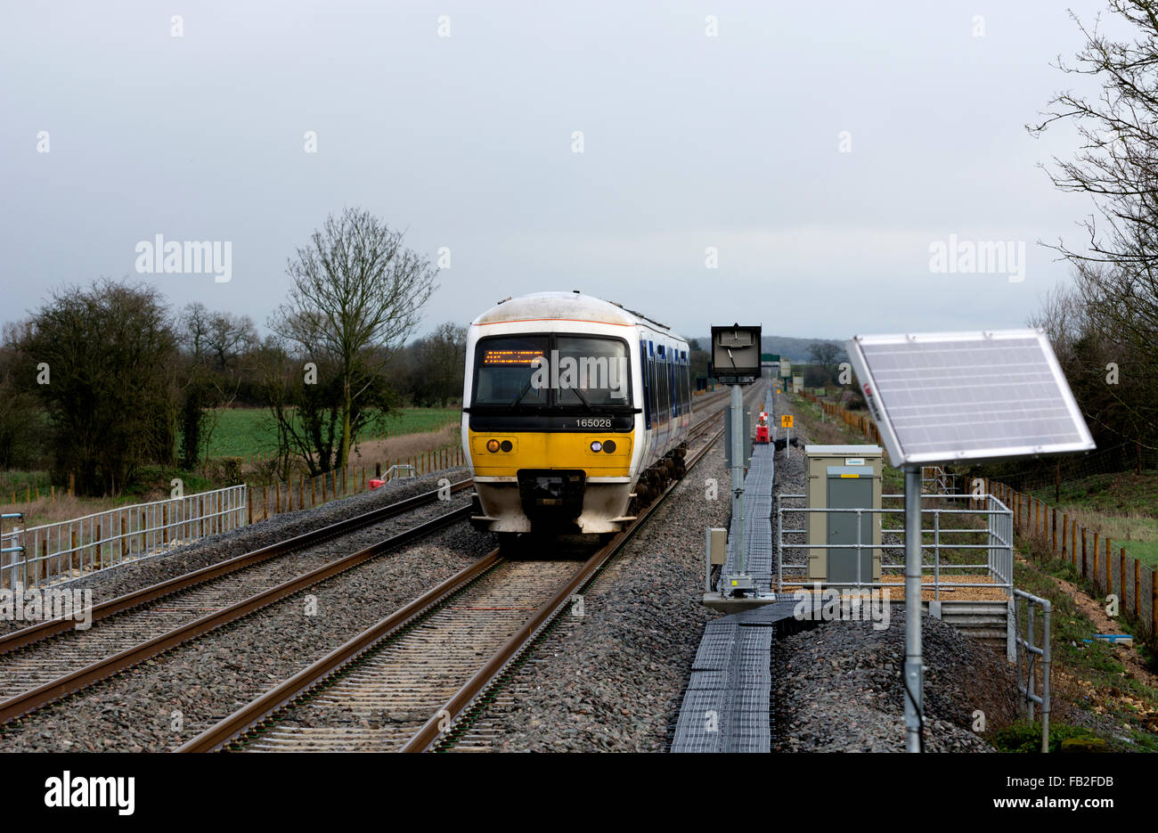 Chiltern Railways train approaching Islip station, Oxfordshire, UK ...