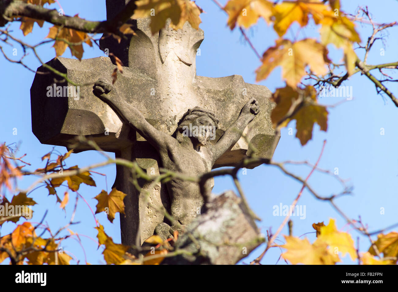 Jesus christ cross statue cemetery hi-res stock photography and images ...