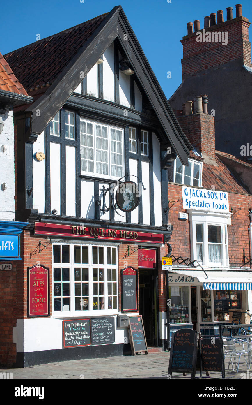 The Queens Head Public House, Wednesday Market, Beverley, East ...