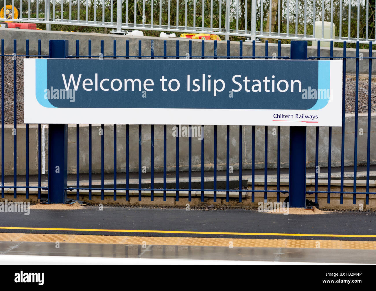 Islip railway station sign, Oxfordshire, UK Stock Photo - Alamy