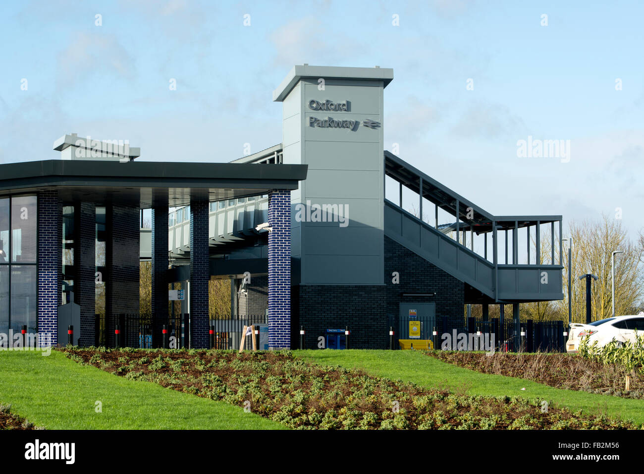 New oxford train station hi-res stock photography and images - Alamy