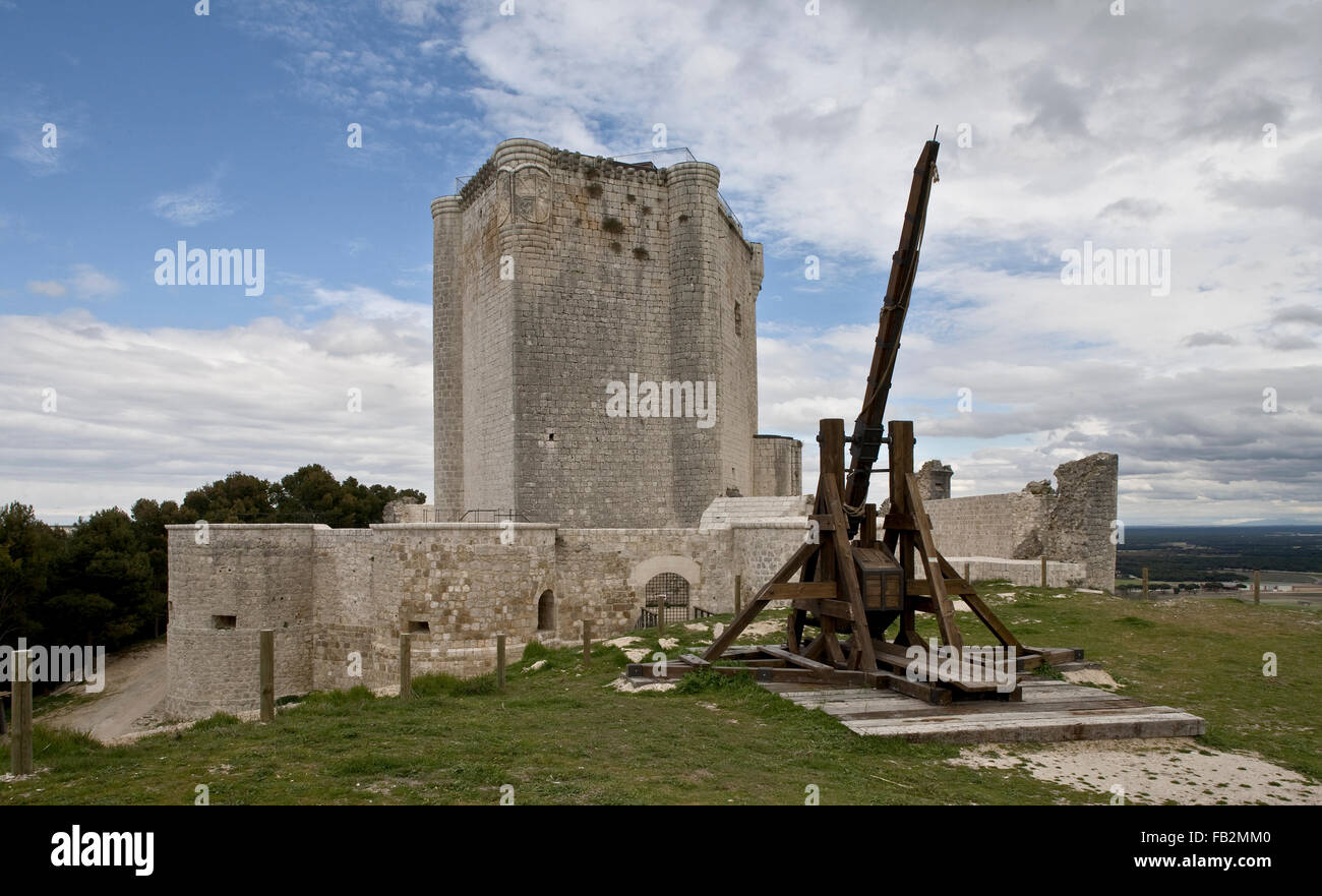Iscar castle hi-res stock photography and images - Alamy