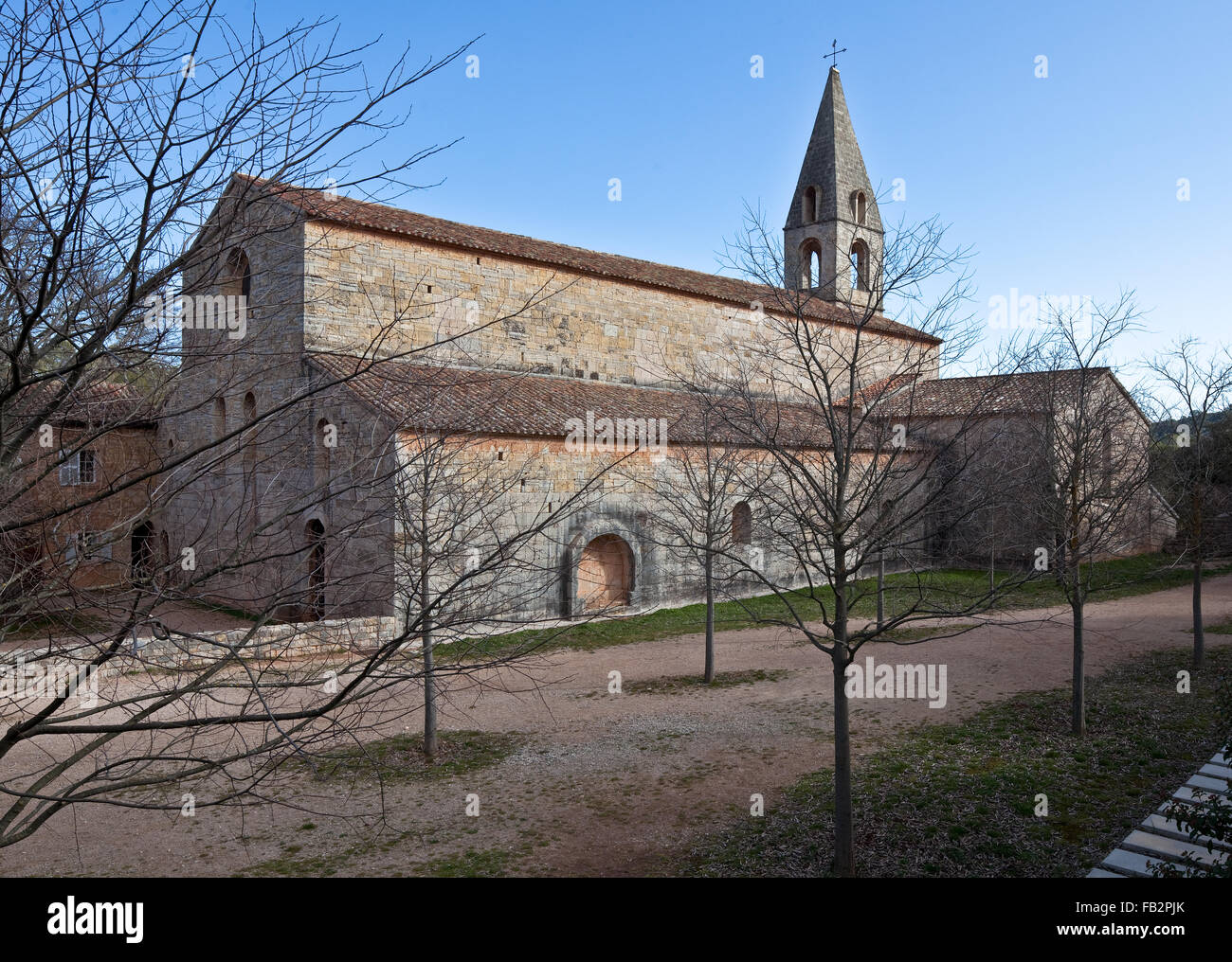 Le Thoronet, Zisterzienserkloster Abbaye du Thoronet Stock Photo - Alamy