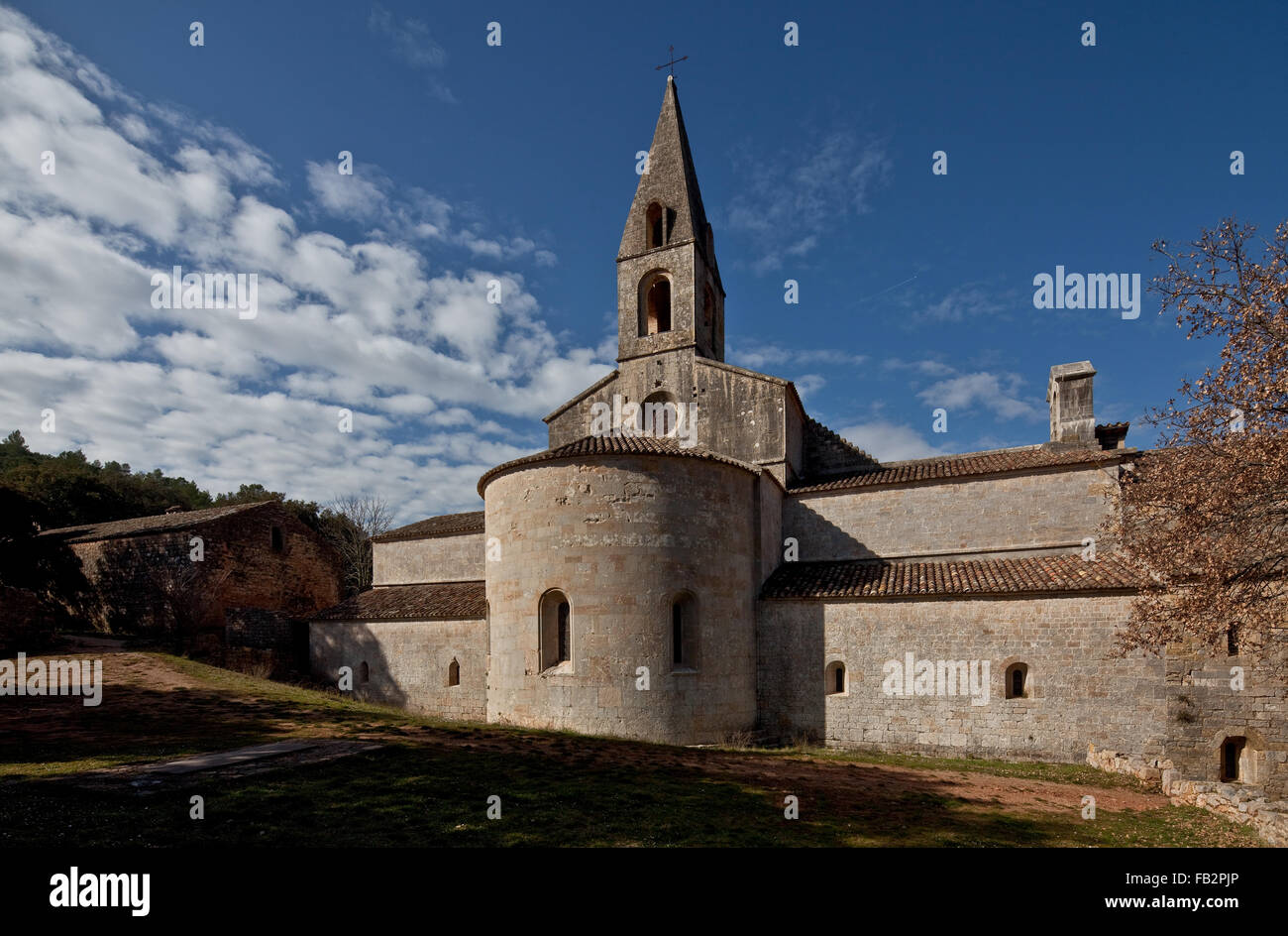 Le Thoronet, Zisterzienserkloster Abbaye du Thoronet Stock Photo - Alamy