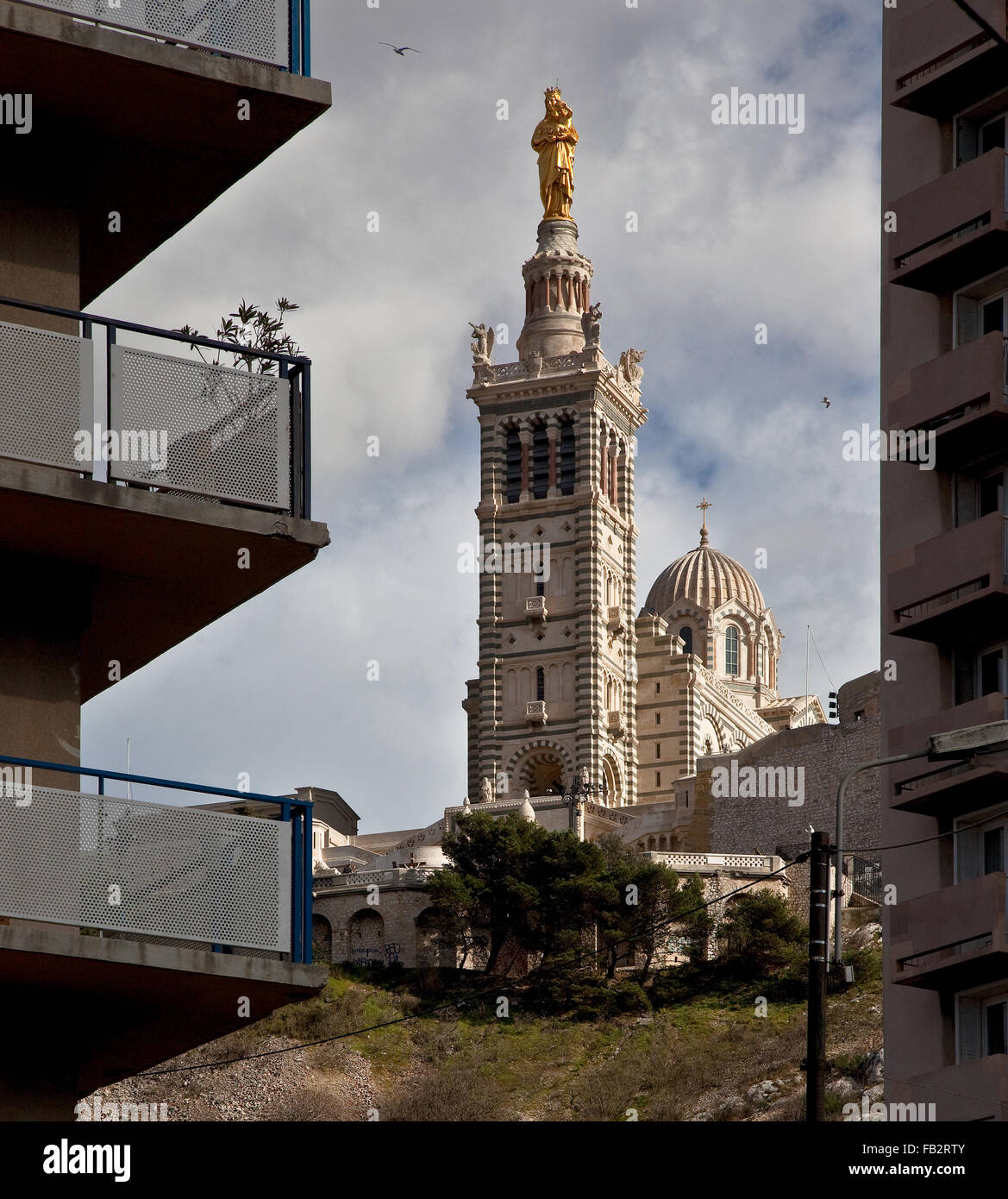 Marseille, Basilique Notre-Dame-de-la-Garde Stock Photo - Alamy