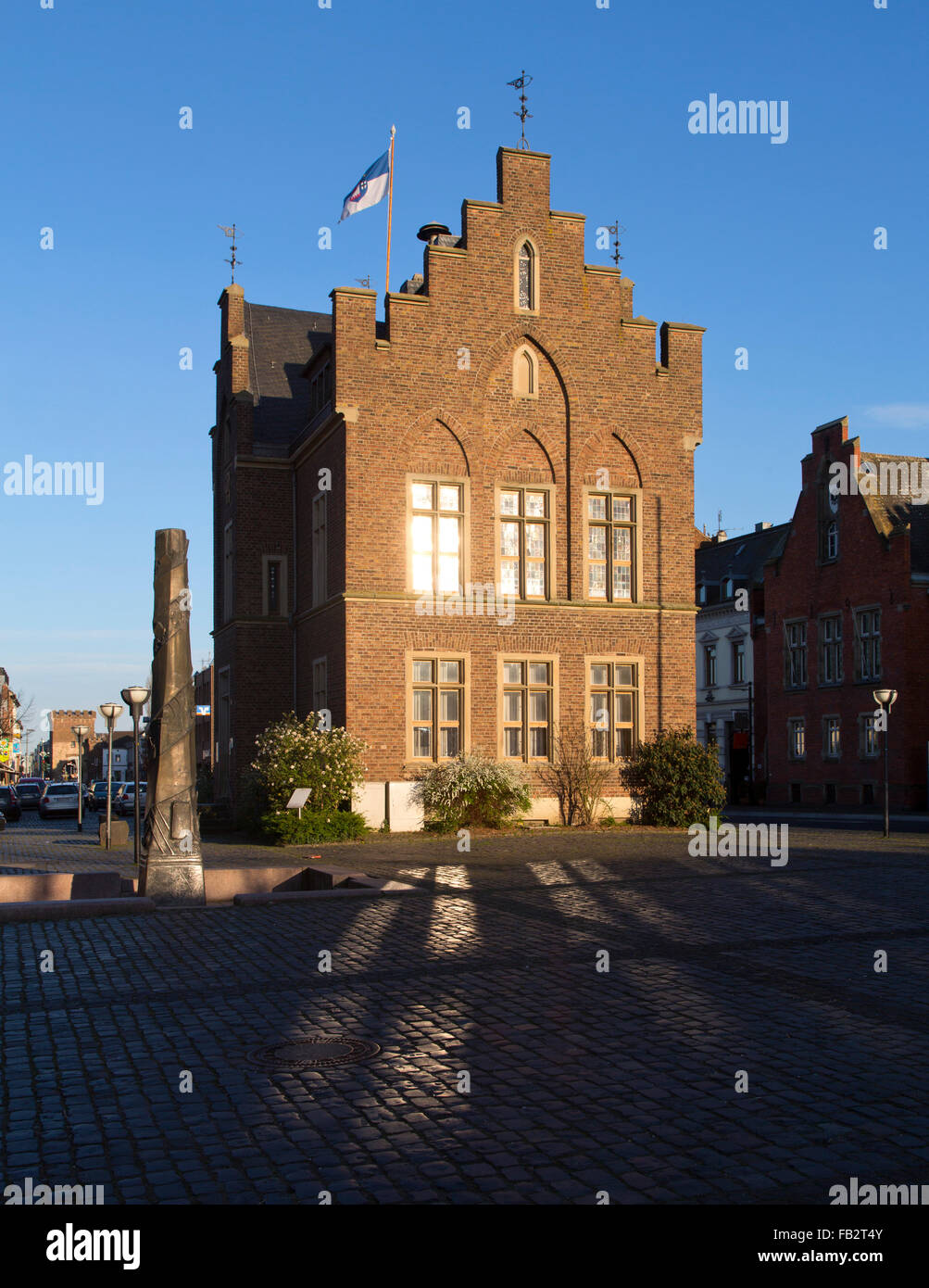 Erftstadt-Lechenich, Marktplatz mit historischem Rathaus Stock Photo ...