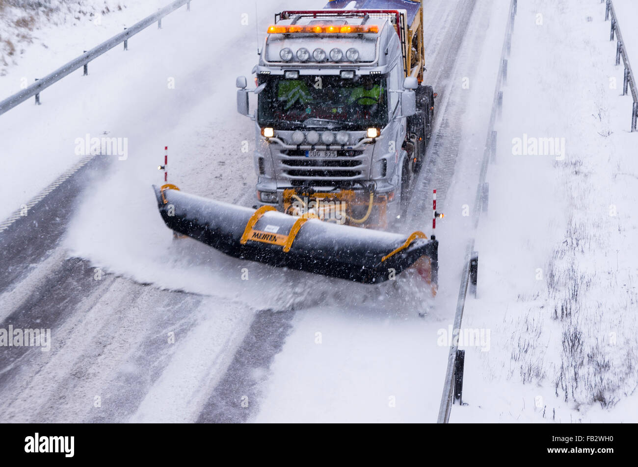 Sweden Weather: E20, Floda, Sweden, 8th Feb 2016. First major snowfall ...