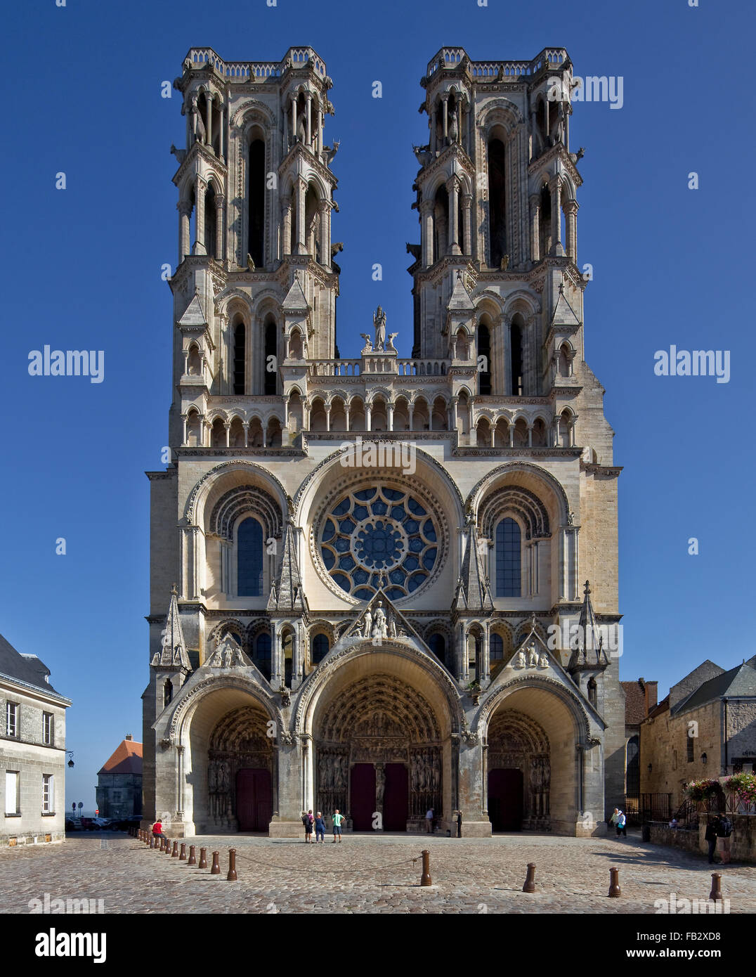 Laon cathedral facade hi-res stock photography and images - Alamy