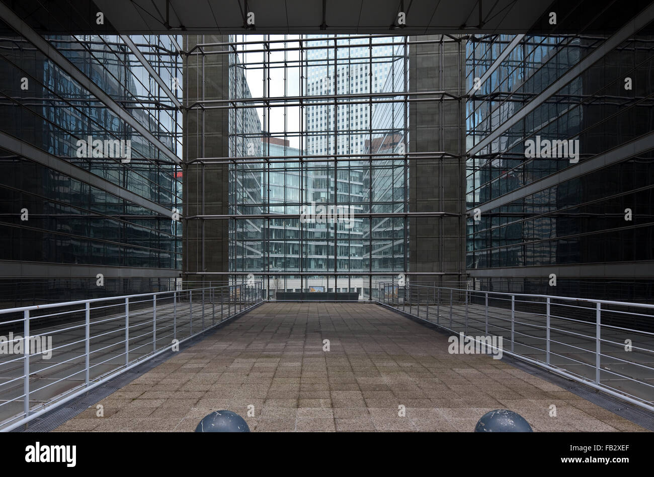 Paris, Hochhausviertel La Defense Stock Photo - Alamy