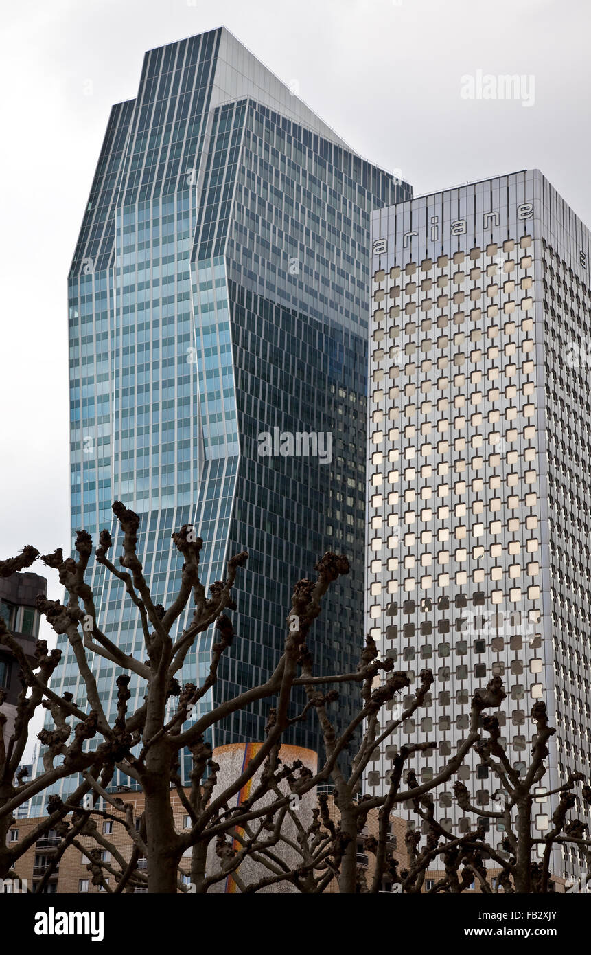 Paris, Hochhausviertel La Defense Stock Photo - Alamy