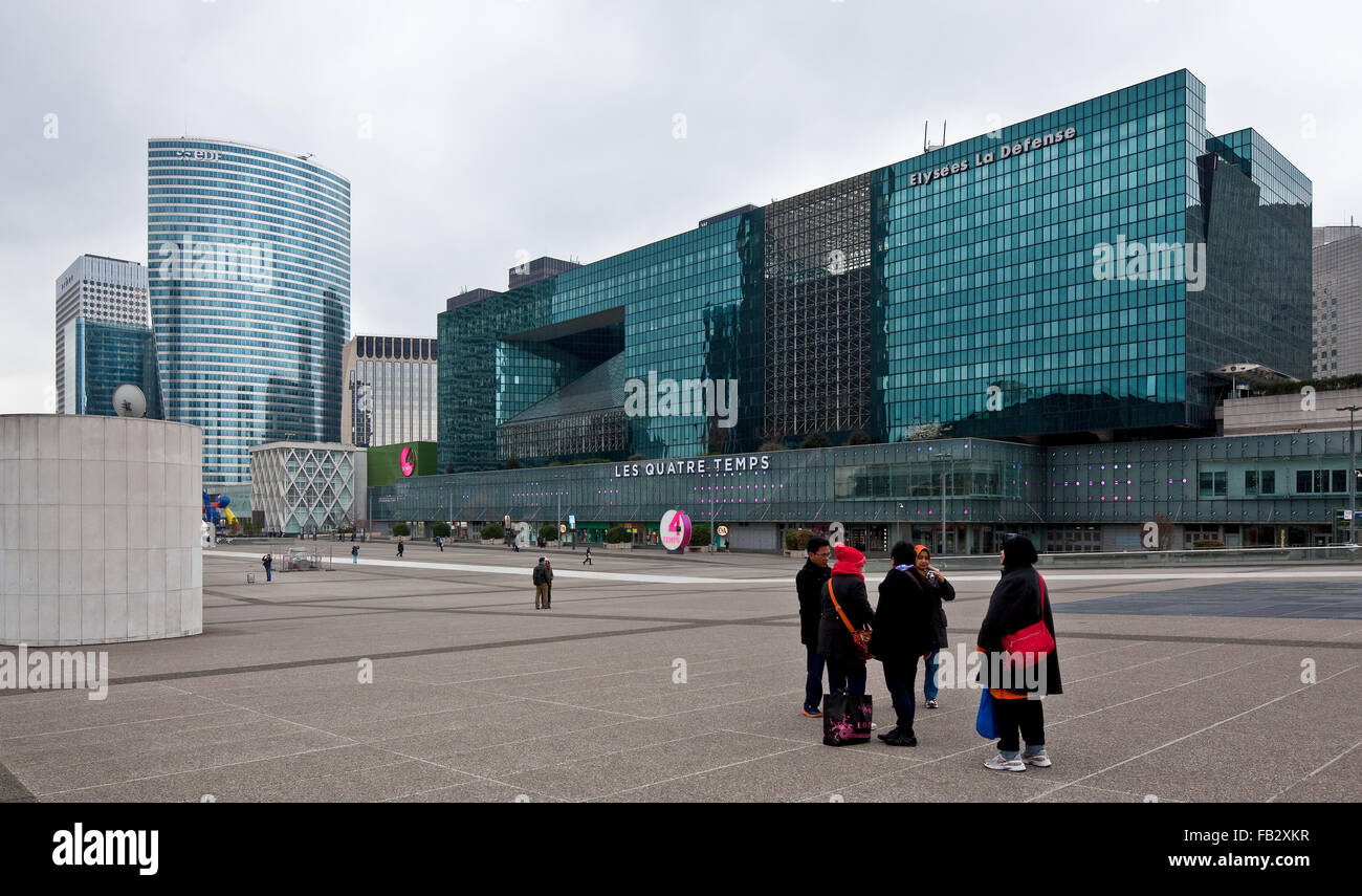 Paris, Hochhausviertel La Defense Stock Photo - Alamy