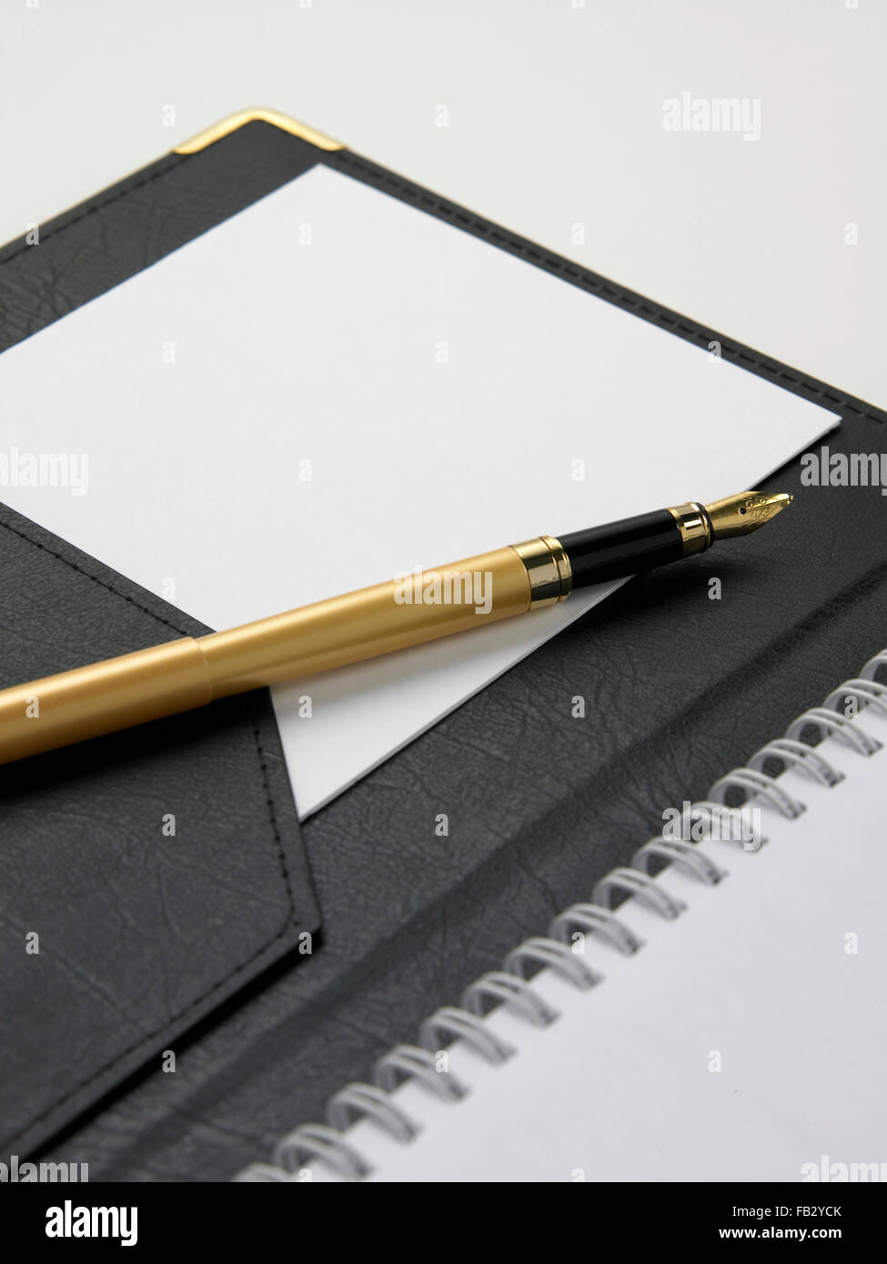 blank note with pen on the plain background Stock Photo - Alamy