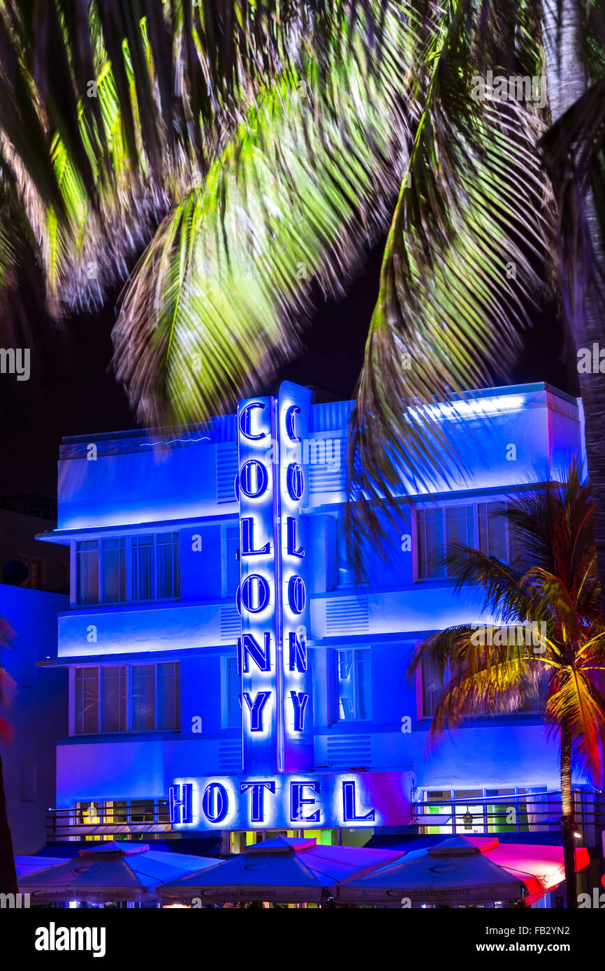 Art deco district at night, Ocean Drive, South Beach, Miami Beach ...